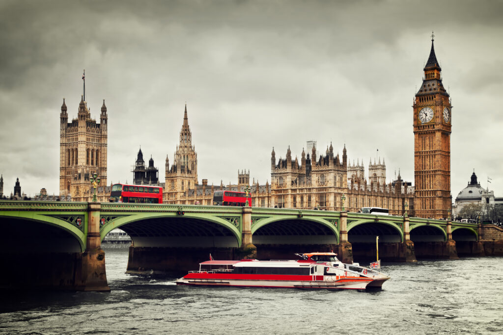 London Marathon 2026 Entry + Hotel Holiday Inn London - Kensington High ...